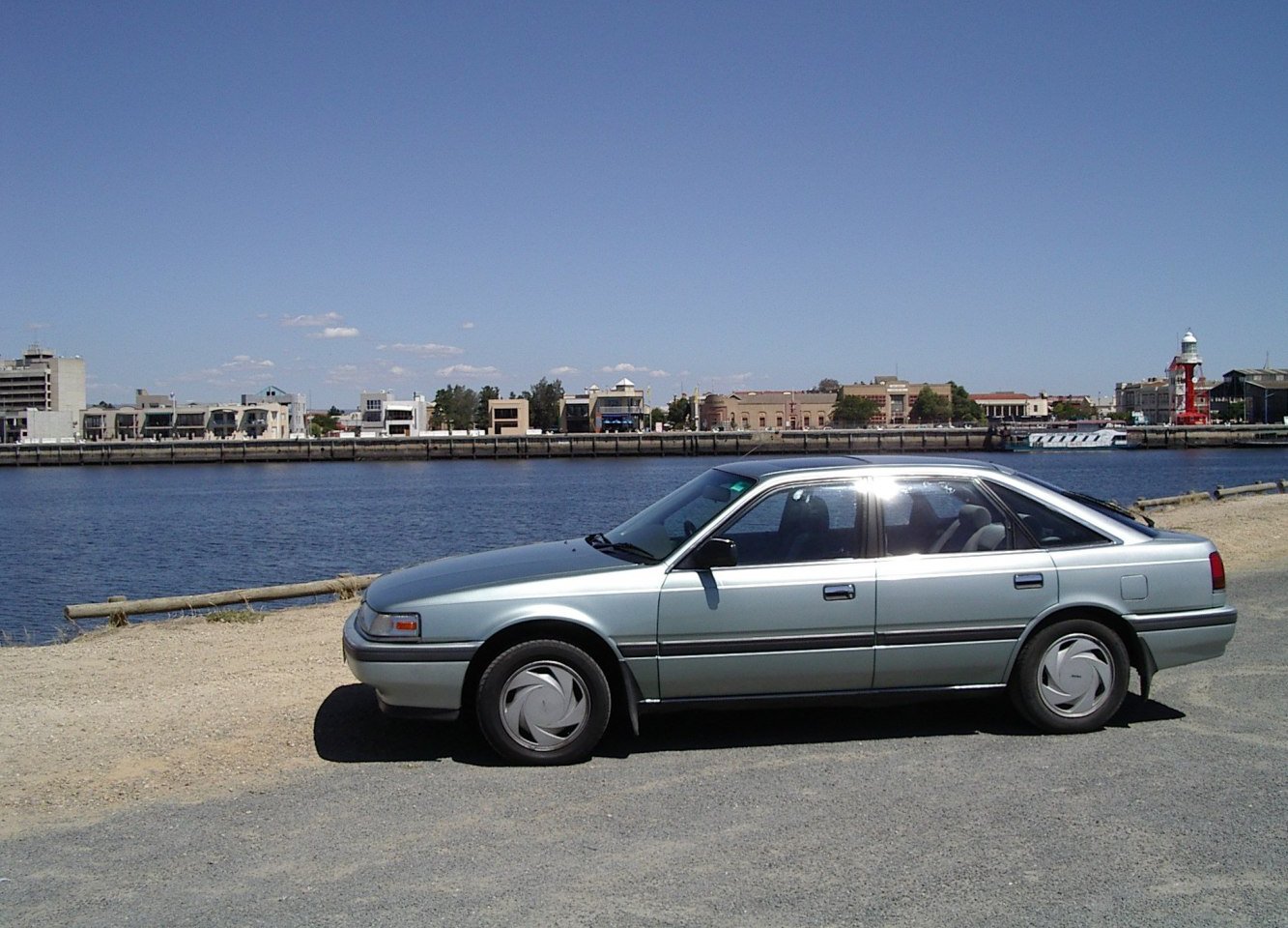 Mazda 626 technical specifications and fuel economy